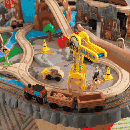 Kidkraft Waterfall Junction Train Set & Table