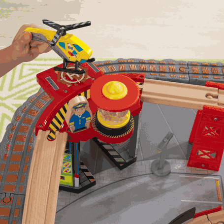 Kidkraft Waterfall Junction Train Set & Table