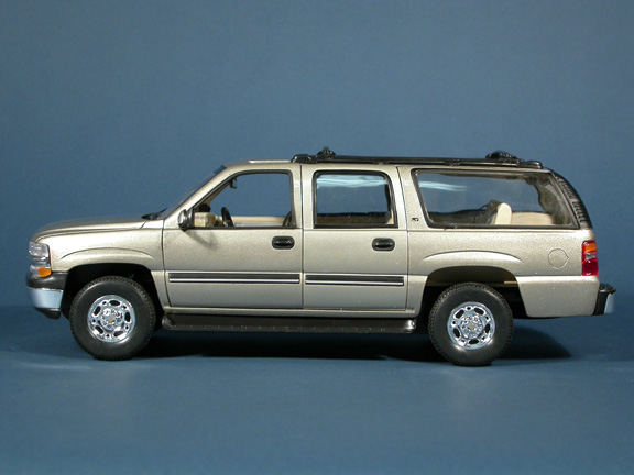 2001 Chevrolet Suburban diecast model truck 1:18 scale die cast by ...