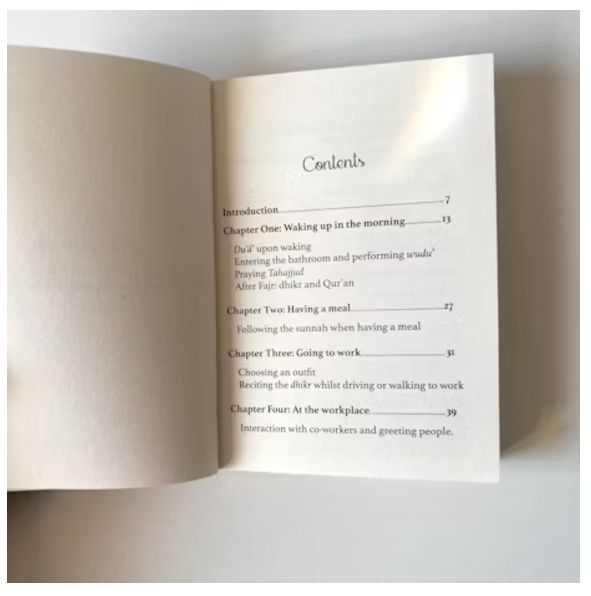 Stay Connected : A Pocket Guide of Prayers for Muslims (Abeer Arain)