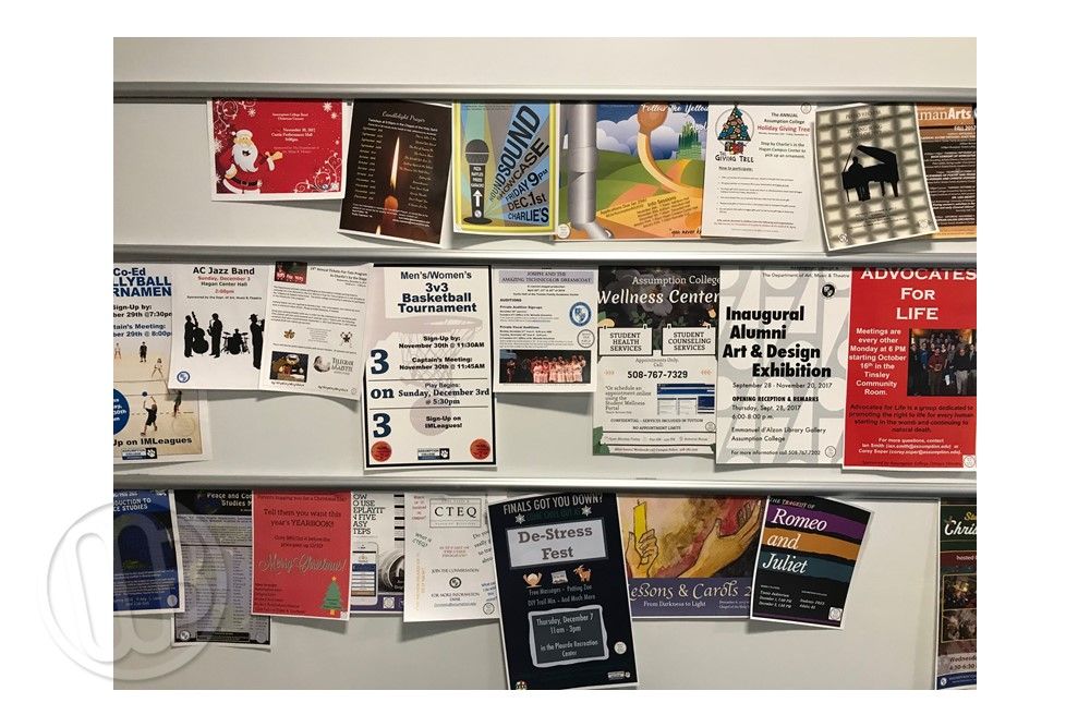 Tackless Paper Display Rails