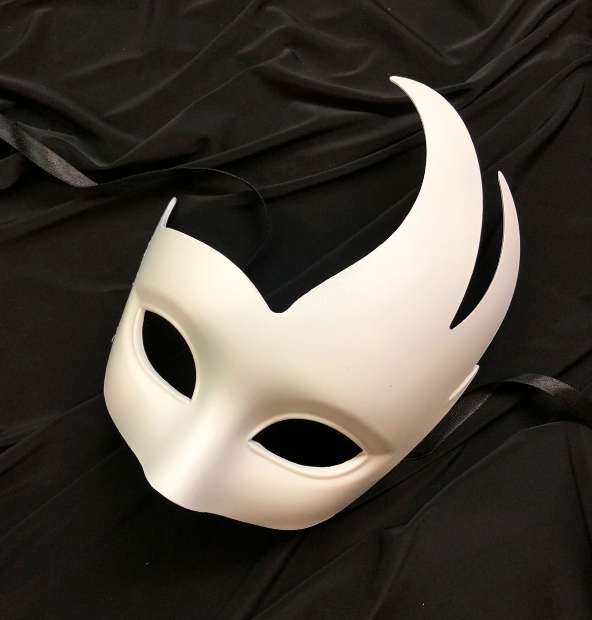 Plain White Masks Half