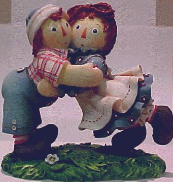 Raggedy Ann & Raggedy Andy Hugging Figurine