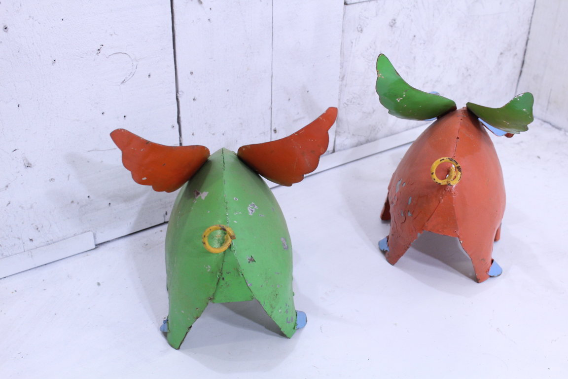 12" Metal Flying Pig Yard Art