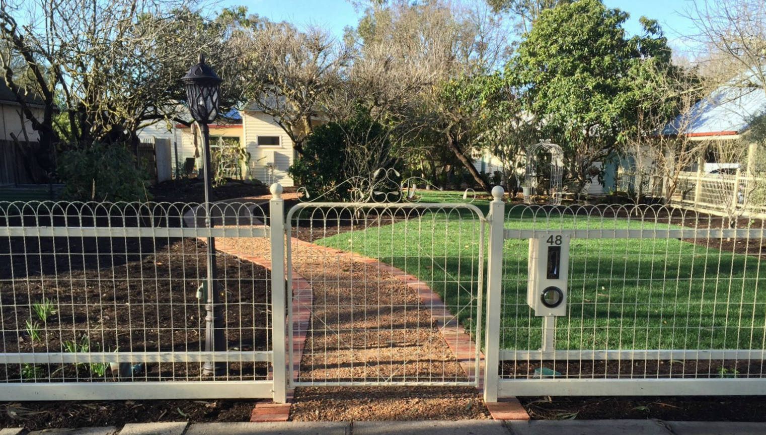 Decorative Galvanized Wire Loop Top Fence 120' Roll x 4 ft