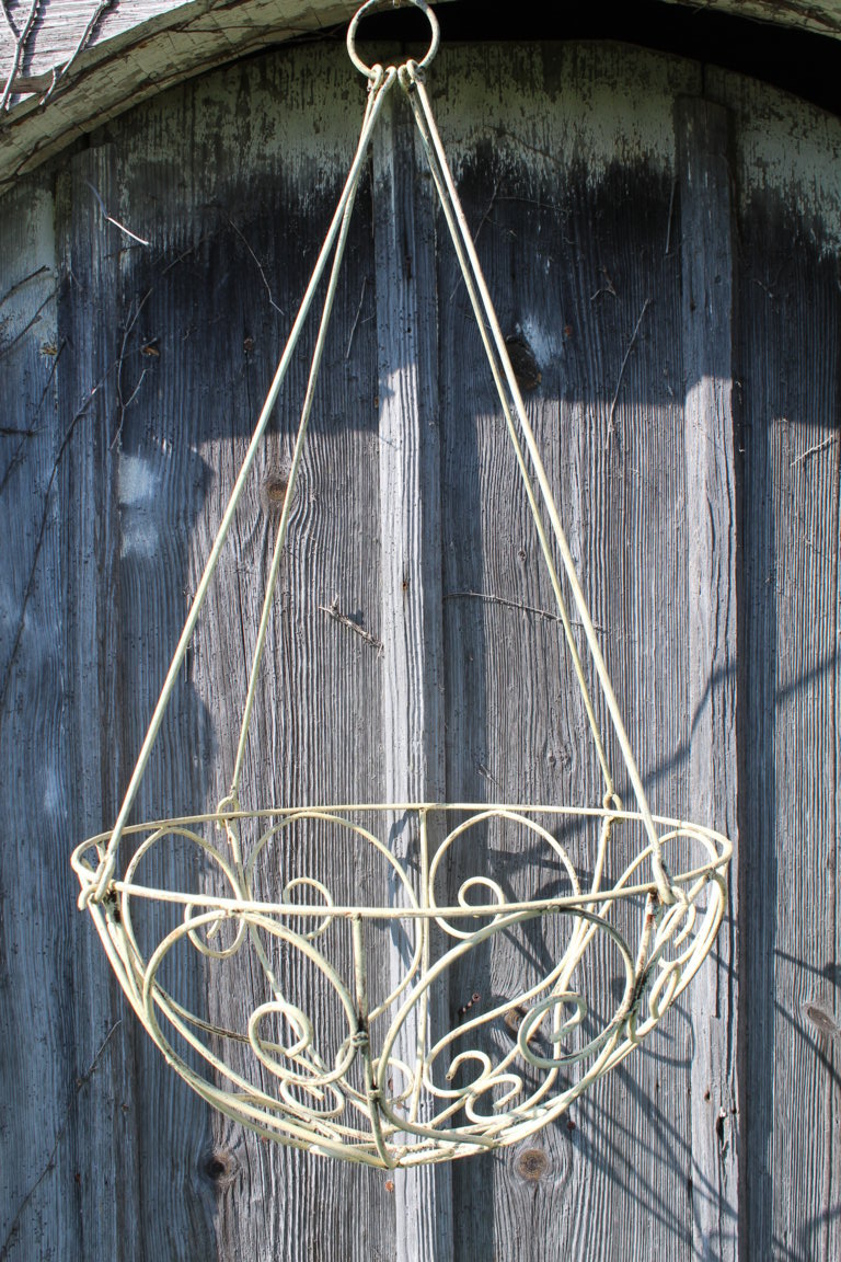 19" Round Wrought Iron Curly Hanging Basket