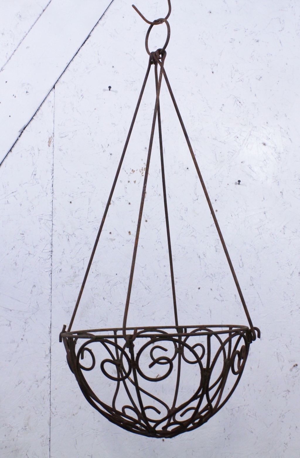 19" Round Wrought Iron Curly Hanging Basket