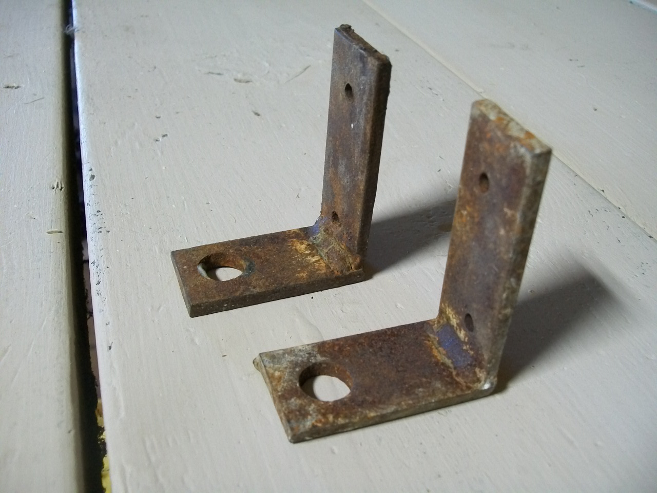 2 L Shaped Brackets - Gates and Fence