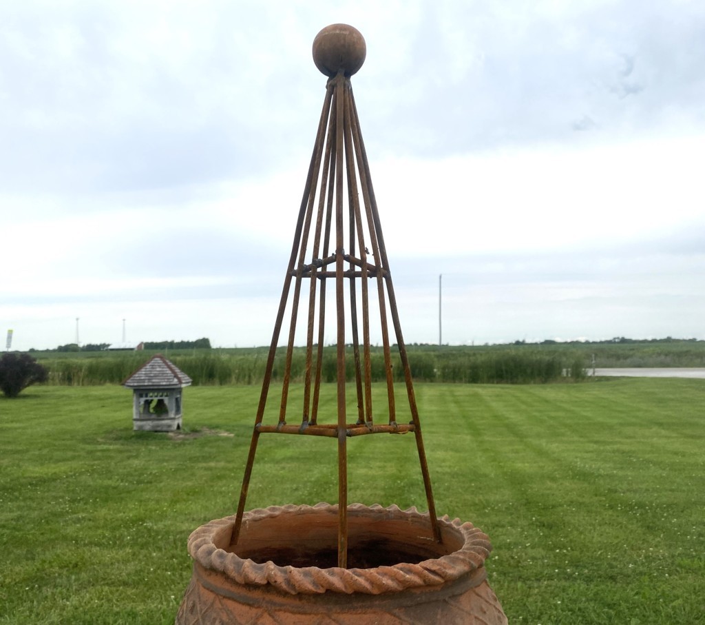 20" Wrought Iron Mini Obelisk - Ball Top Topiary