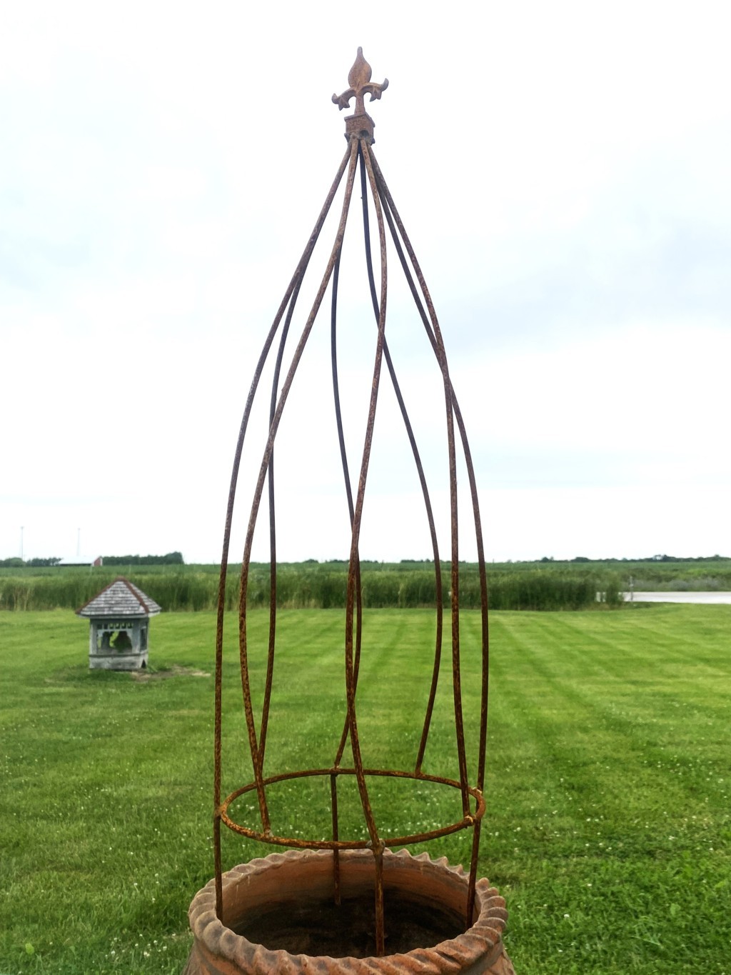 27" Wrought Iron Twist Garden Obelisk - Topiary