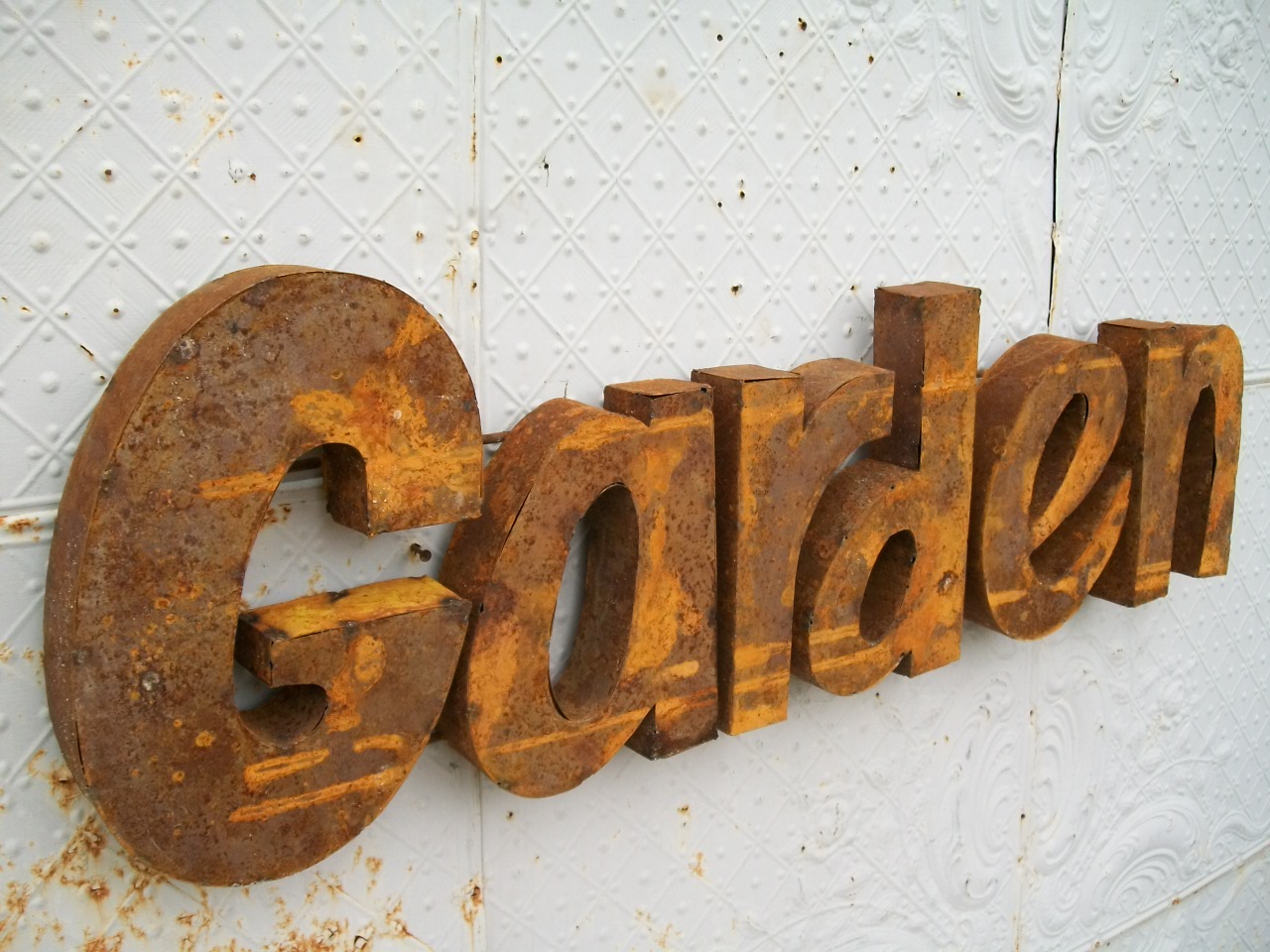 3 - D Metal Garden Trade Sign