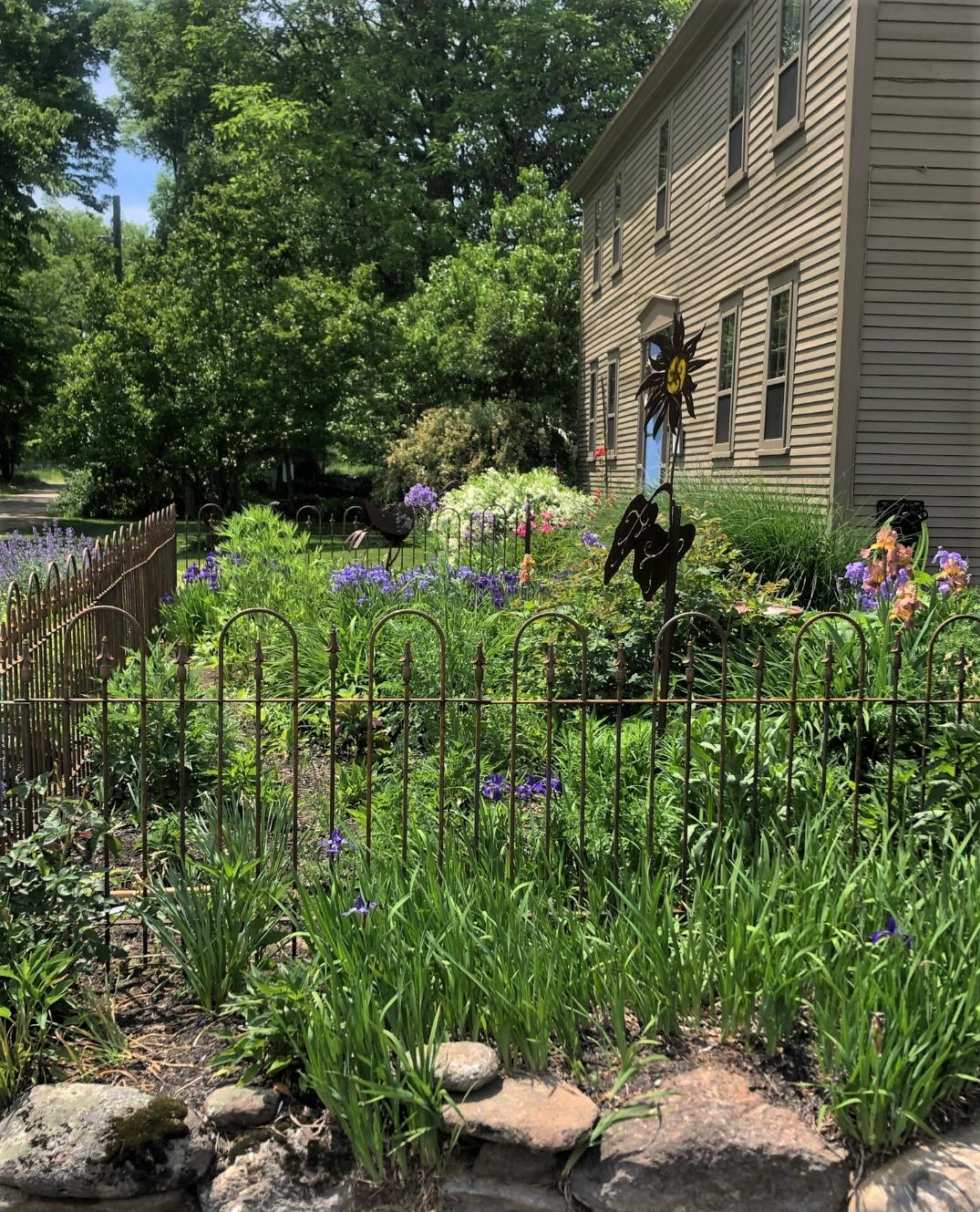 3' Interlocking Fence with Dome Arbor