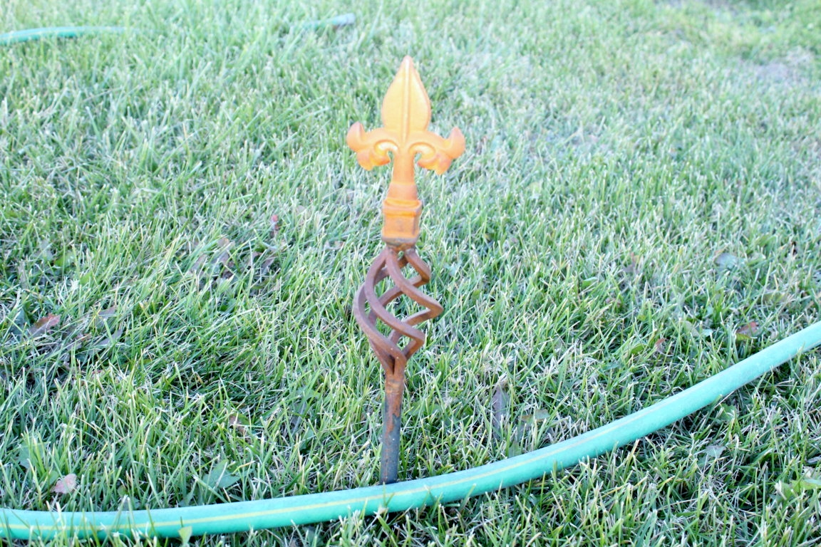 3 Metal Hose Guards Cast Iron Finial Garden Hose Guide