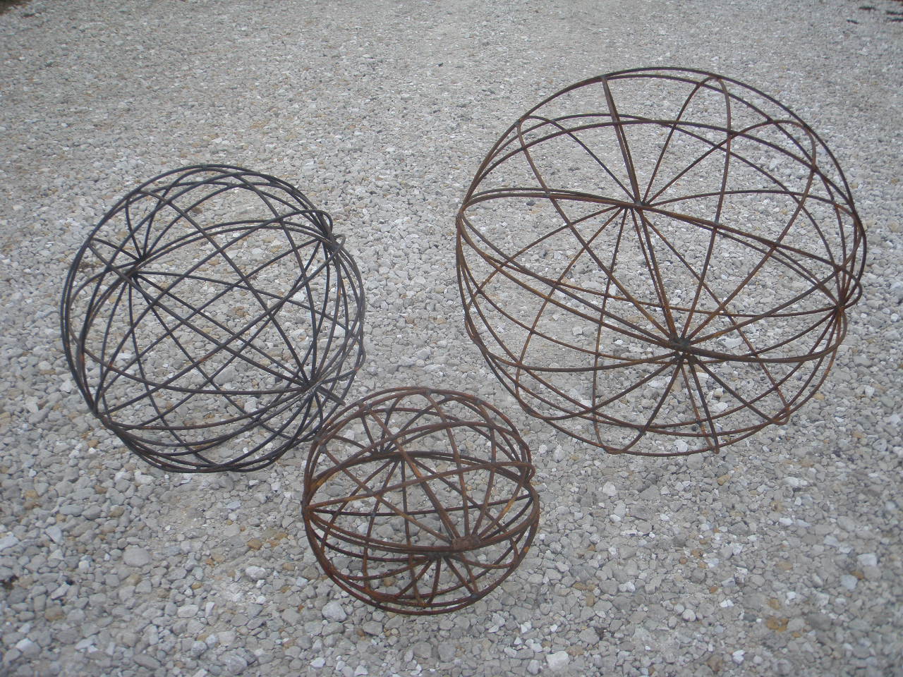 30" Wire Orb Topiary Frame - Iron Garden Sphere