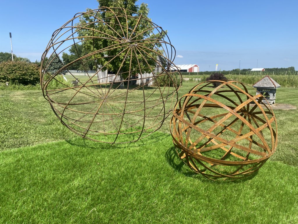 36" Garden Iron Ball Yard Sphere - Metal Globe