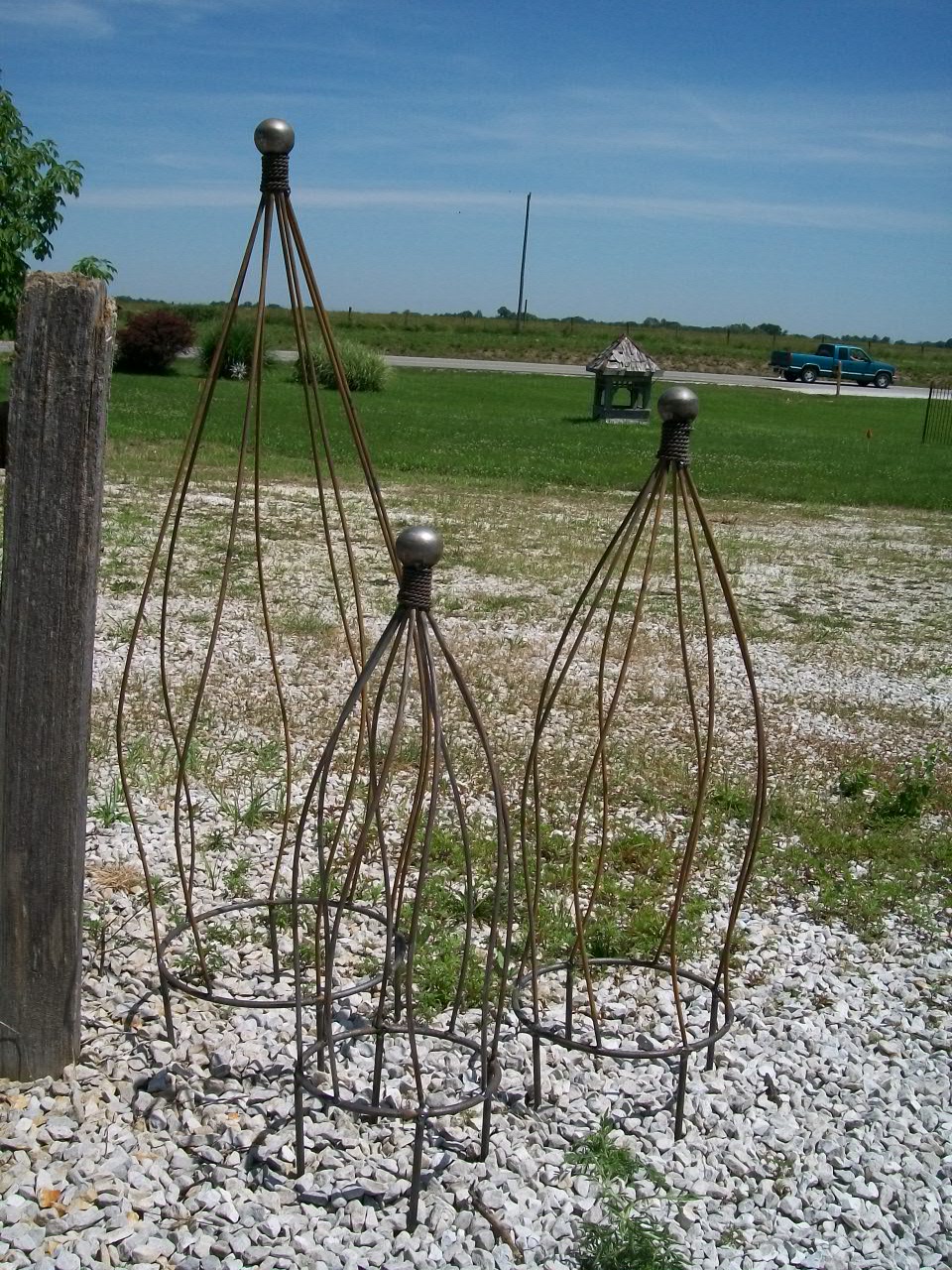 48" Metal Bali Ball Top Iron Garden Topiary