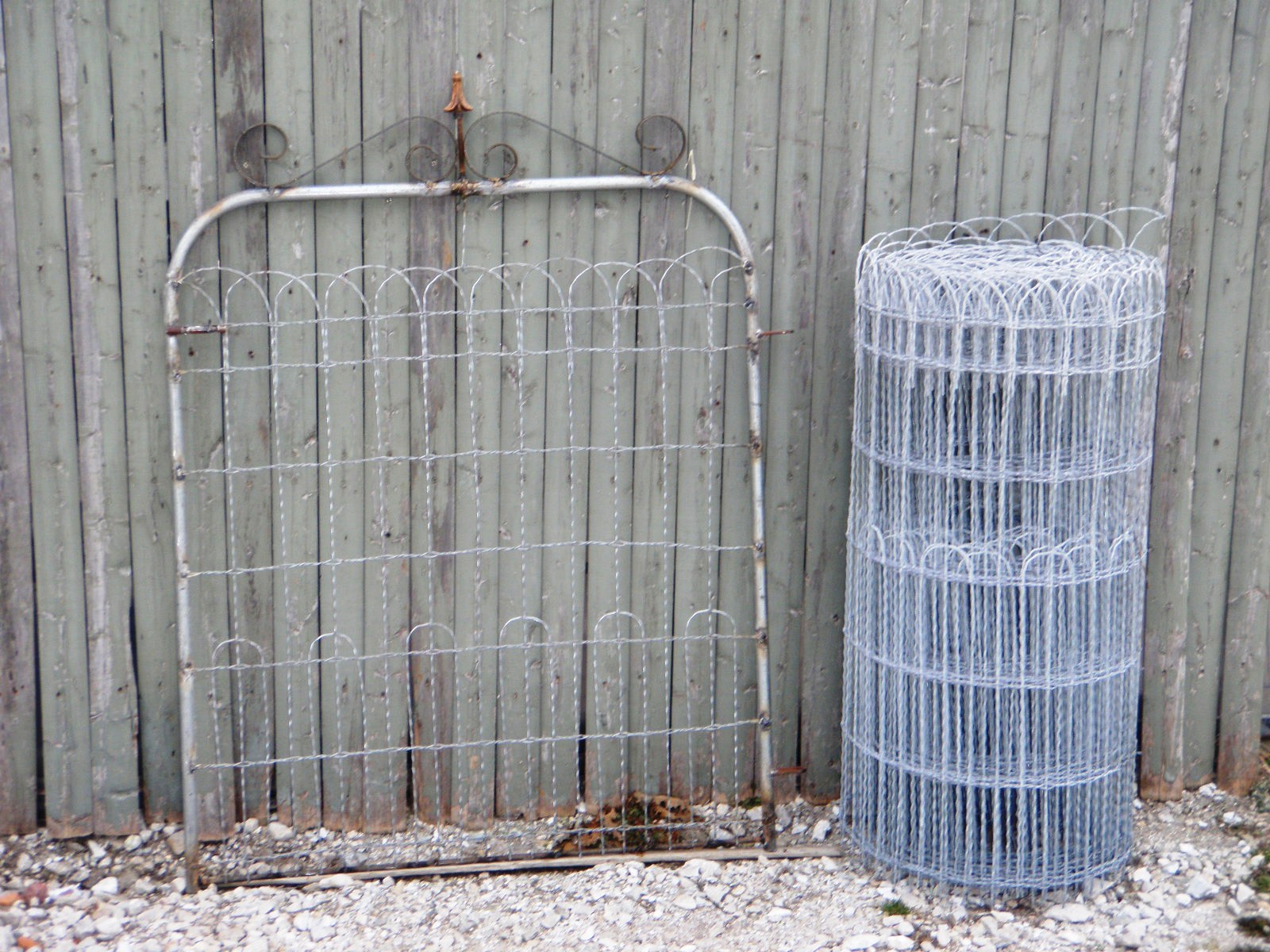 48" Tall Ornamental Wire Gate 36" Wide