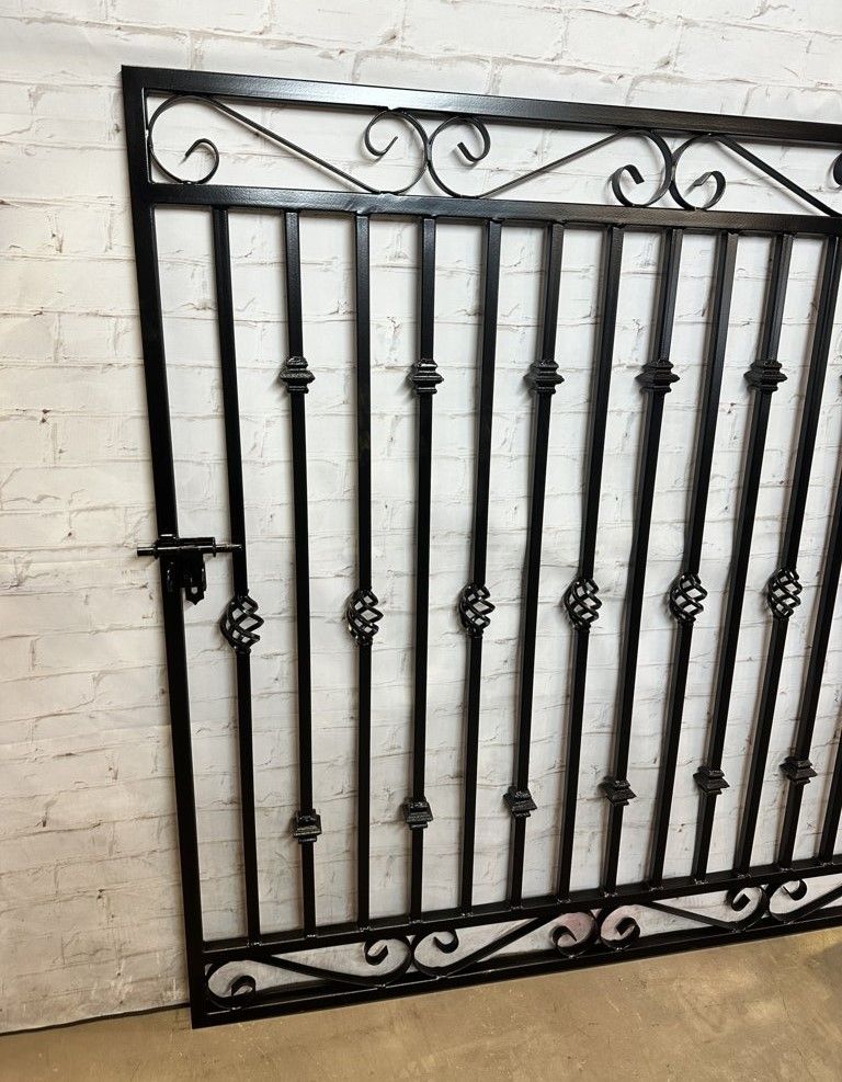 5't x 6'w Metal Flat Top Donovan Entrance Yard Gate