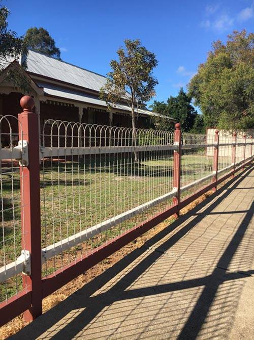 Premium Grade Ornamental Loop Topped Wire Fencing 50' long x 36" tall