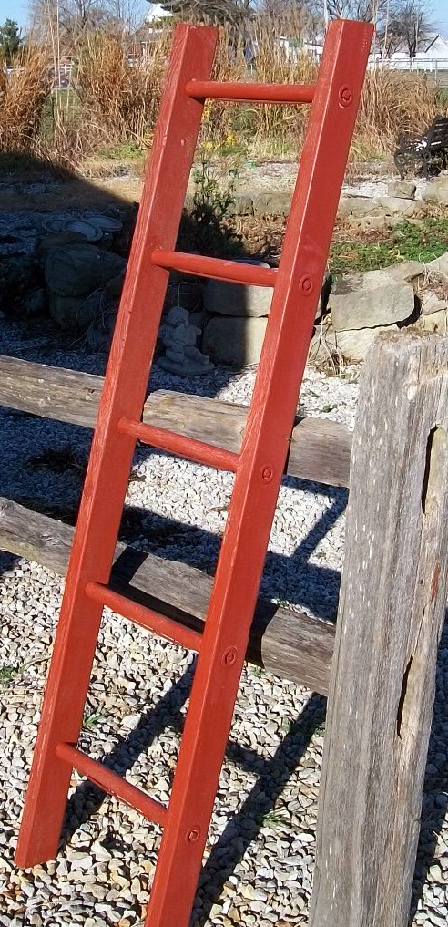 6 Rung Vintage - Painted Red Decorative Ladder