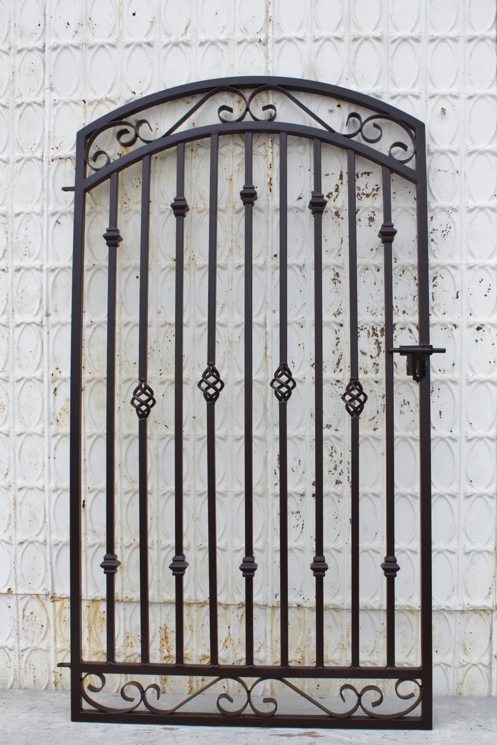 60" x 48" Decorative Donovan Iron Gate