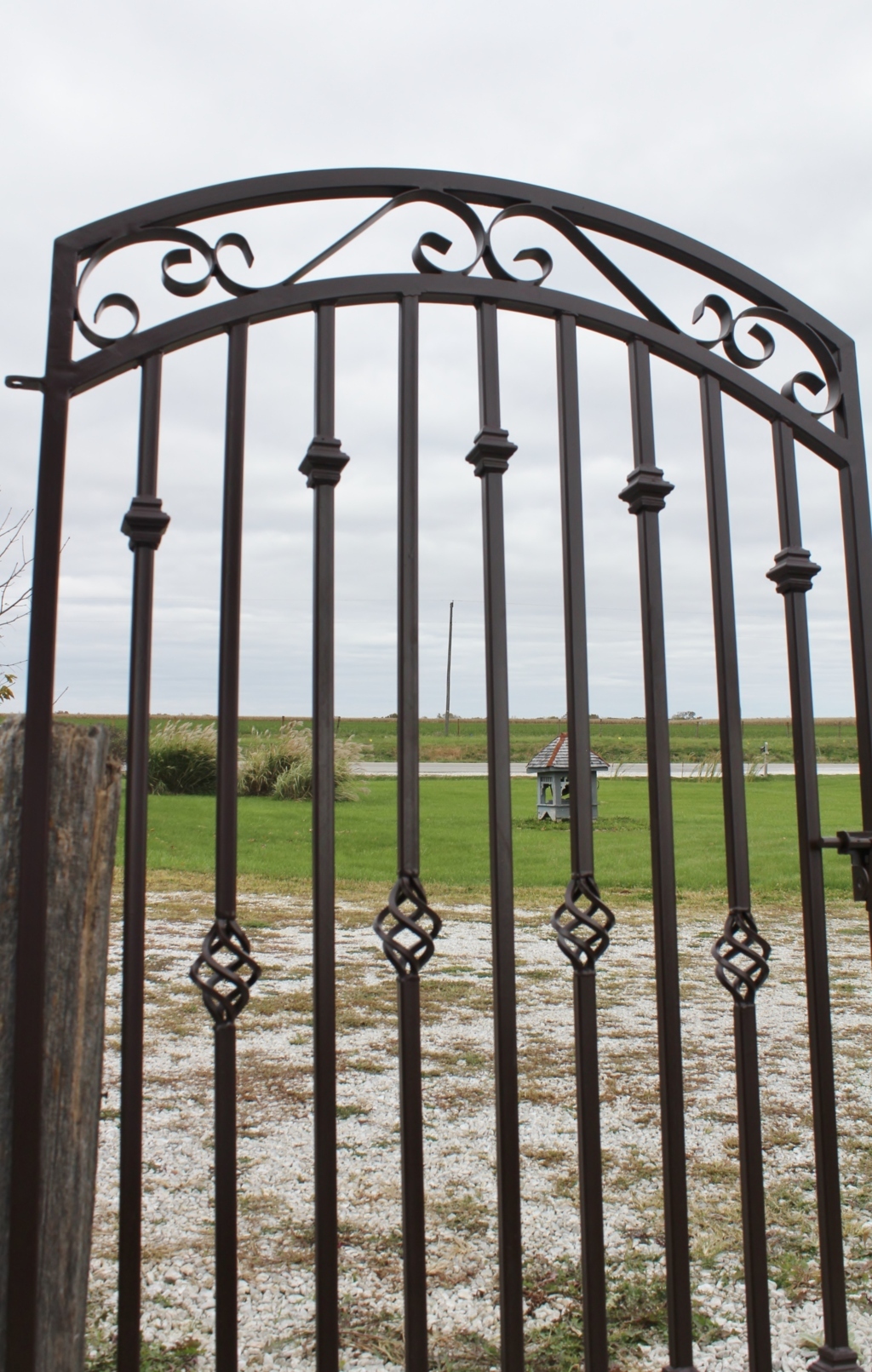 60" x 48" Decorative Donovan Iron Gate