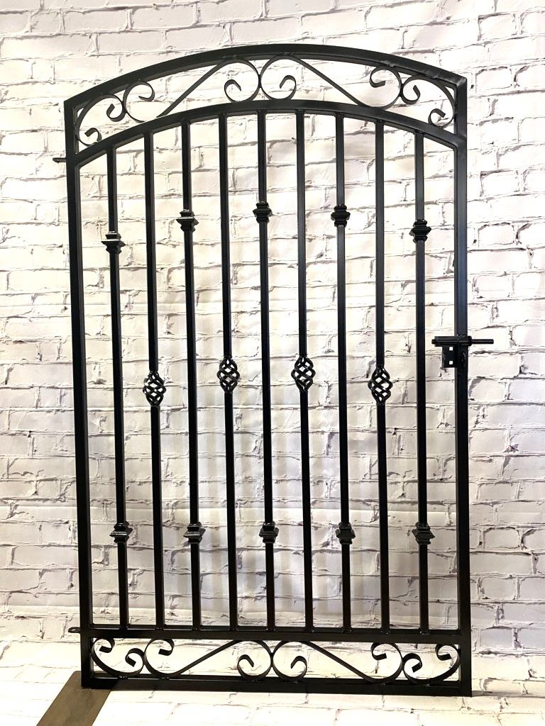 60" x 48" Decorative Donovan Iron Gate