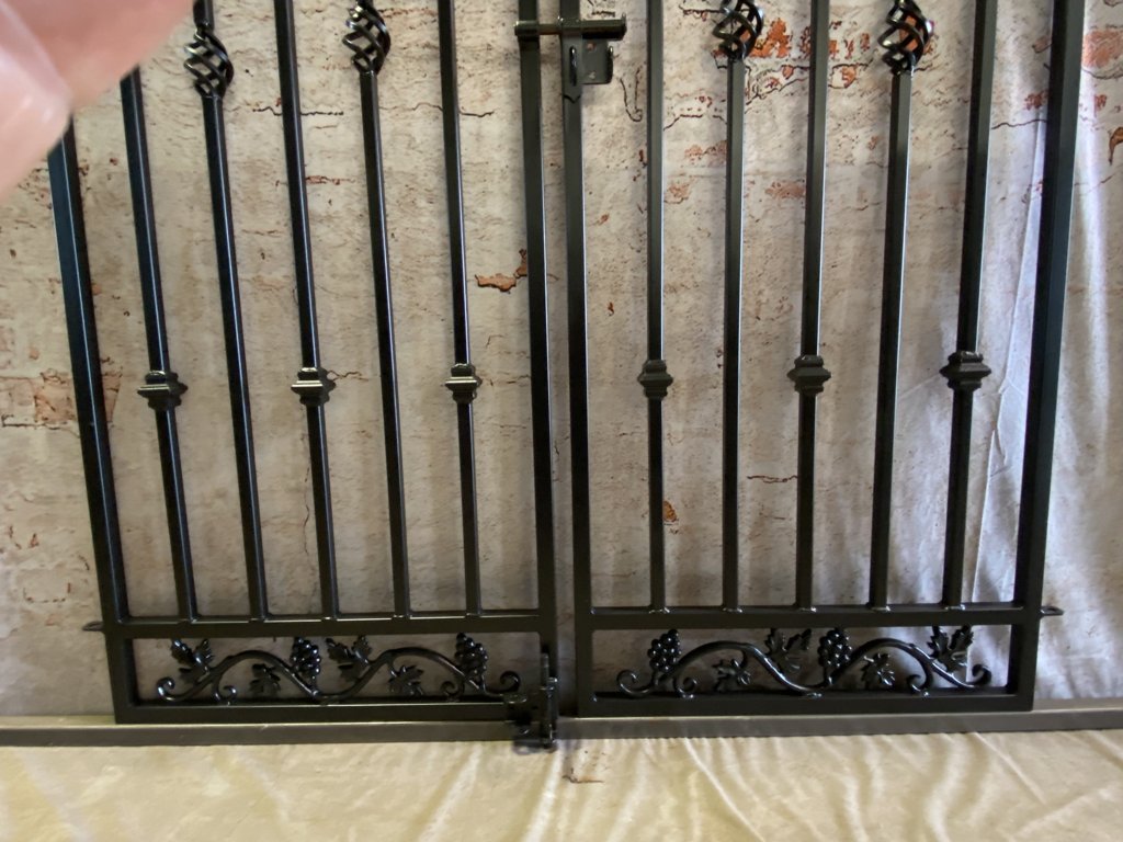 72" x 60" Metal Concord Select Center Divide Gate Entry