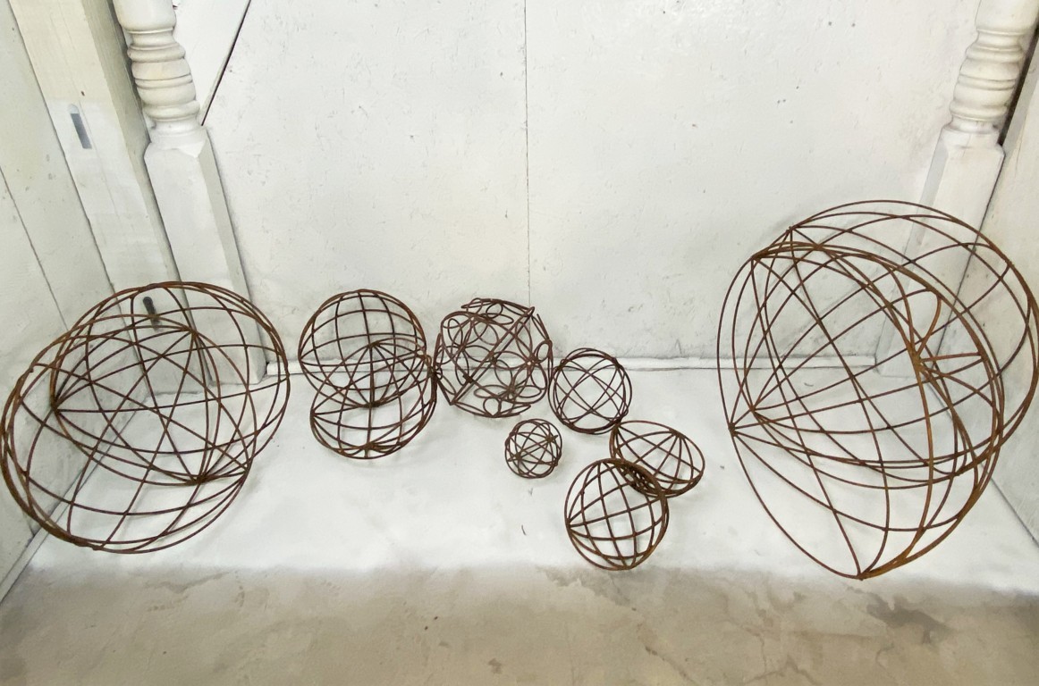 8" Garden Sphere Ball Topiary - Wire Frame