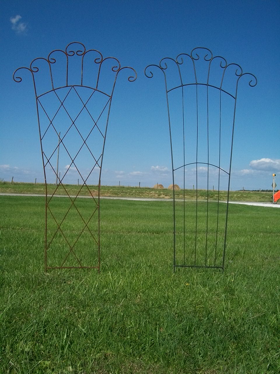 86" Wrought Iron Criss Cross 8 Spin Trellis