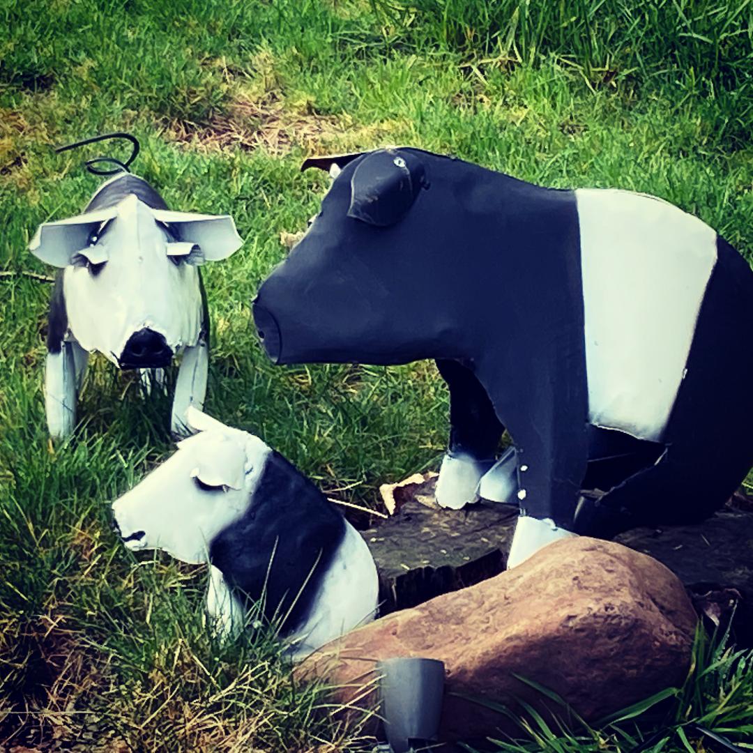 9" Recycled Metal Sitting Pig Yard Art Lawn Decor