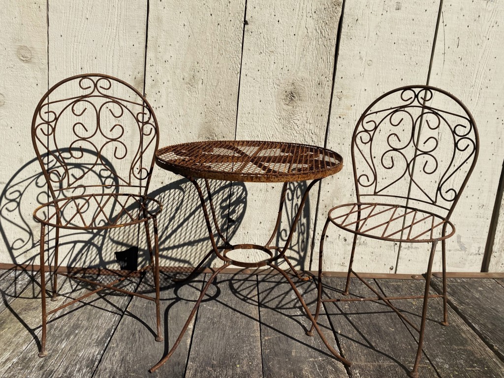 Wrought Iron Small Table and Chair Patio Furniture