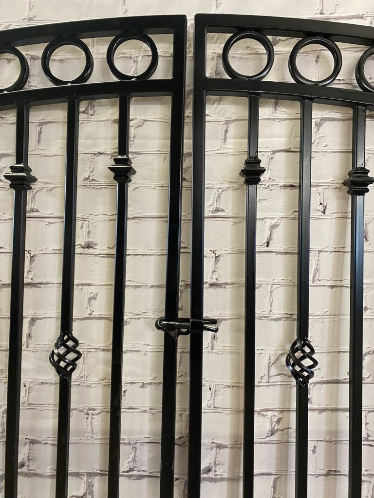 Circle Top Center Divide Cavalier 5t x 6w Metal Gate