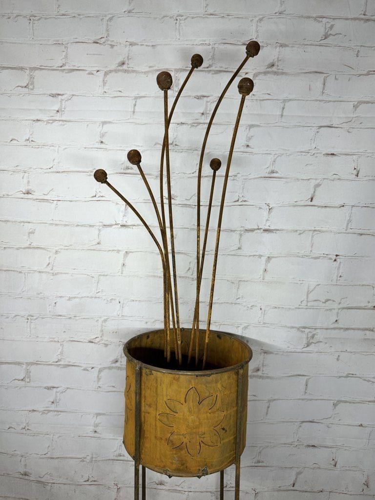 Decorative Metal Focal Point- Pot Planter Flower Art