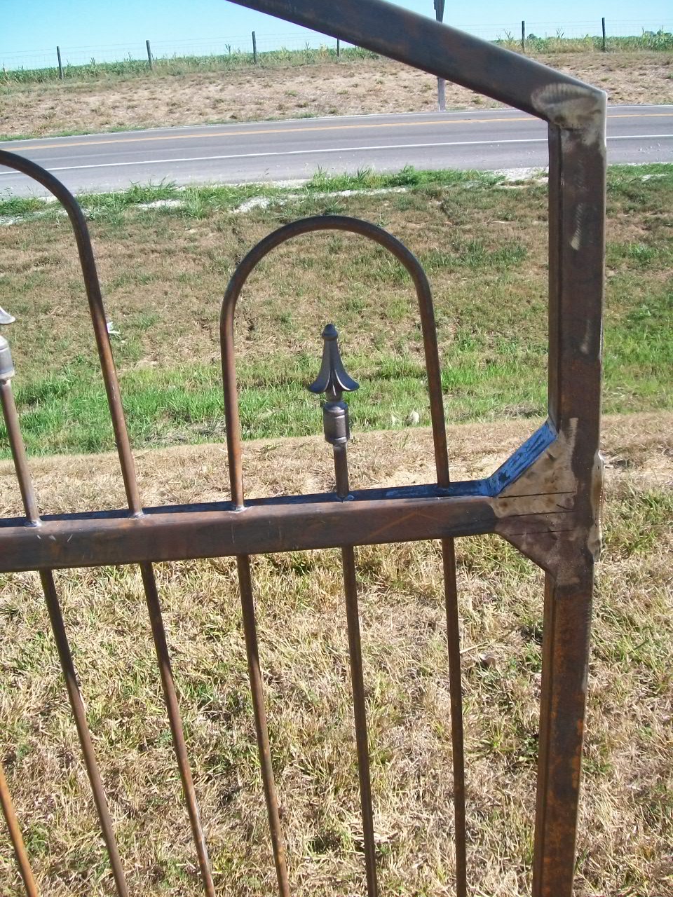 Double Center Divide Driveway Gates - 5' Fence - 5't x 10'w