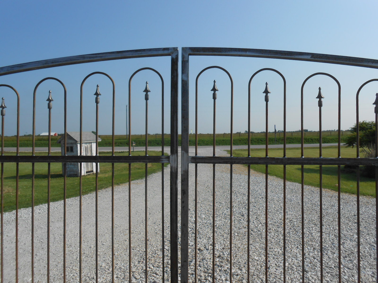 Double Center Divide Driveway Gates - 5' Fence - 5't x 10'w