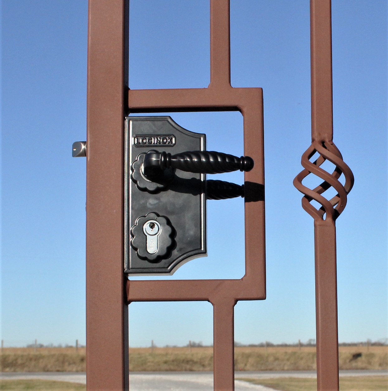 Keyed Lever Lock for Fencing Metal Gates