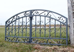 Handmade Scottsdale Center Divide Metal Gate 3ft Tall x 6ft Wide