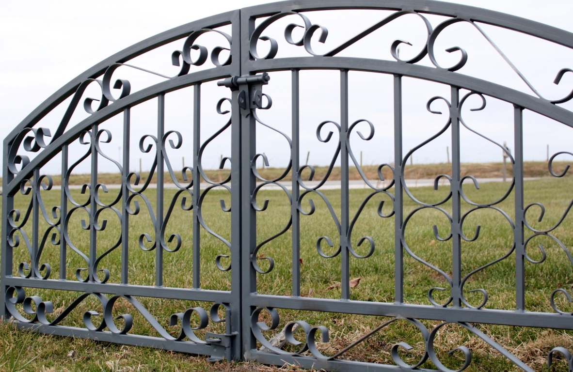 Handmade Scottsdale Center Divide Metal Gate 3ft Tall x 6ft Wide