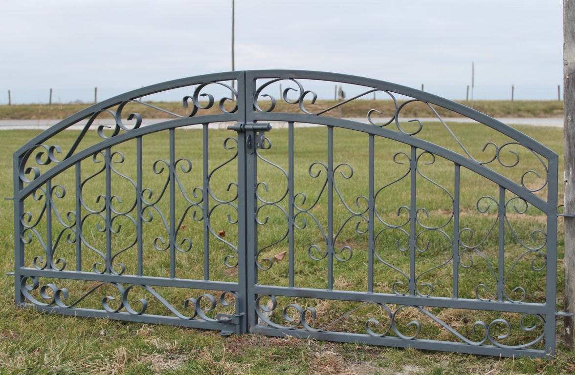 Handmade Scottsdale Center Divide Metal Gate 3ft Tall x 6ft Wide