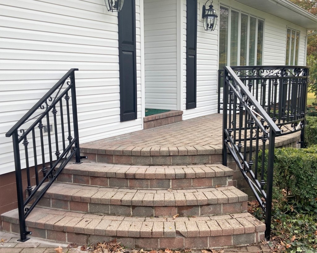 Installed Porch Hand Rail - Donovan Style