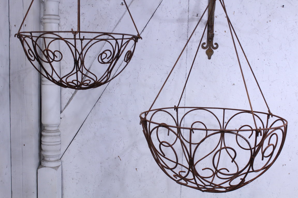 Large 19" Round Wrought Iron Curly Hanging Basket