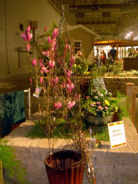 Large Beehive Topiary Form - Iron Garden Obelisk