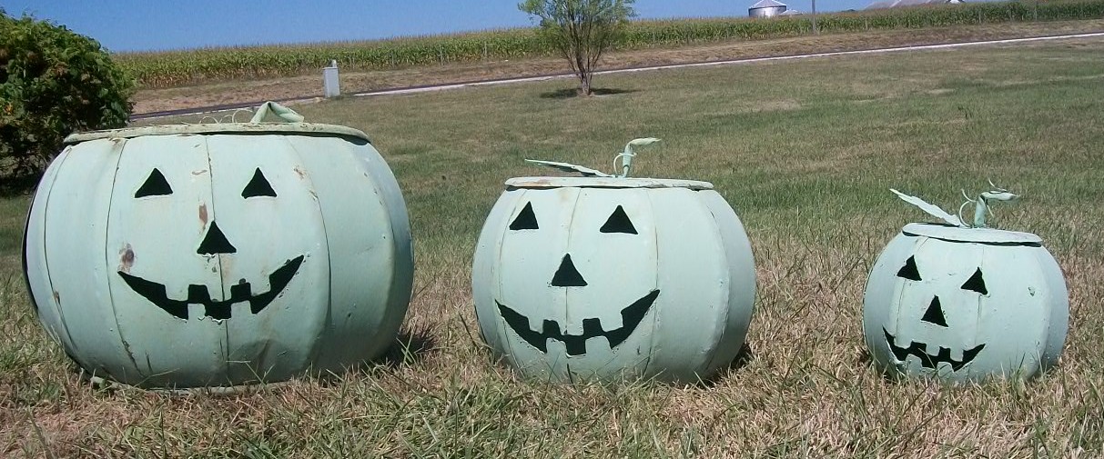 Large Ole Rusty Pumpkin - Recycled Metal Art - Garden Ornament
