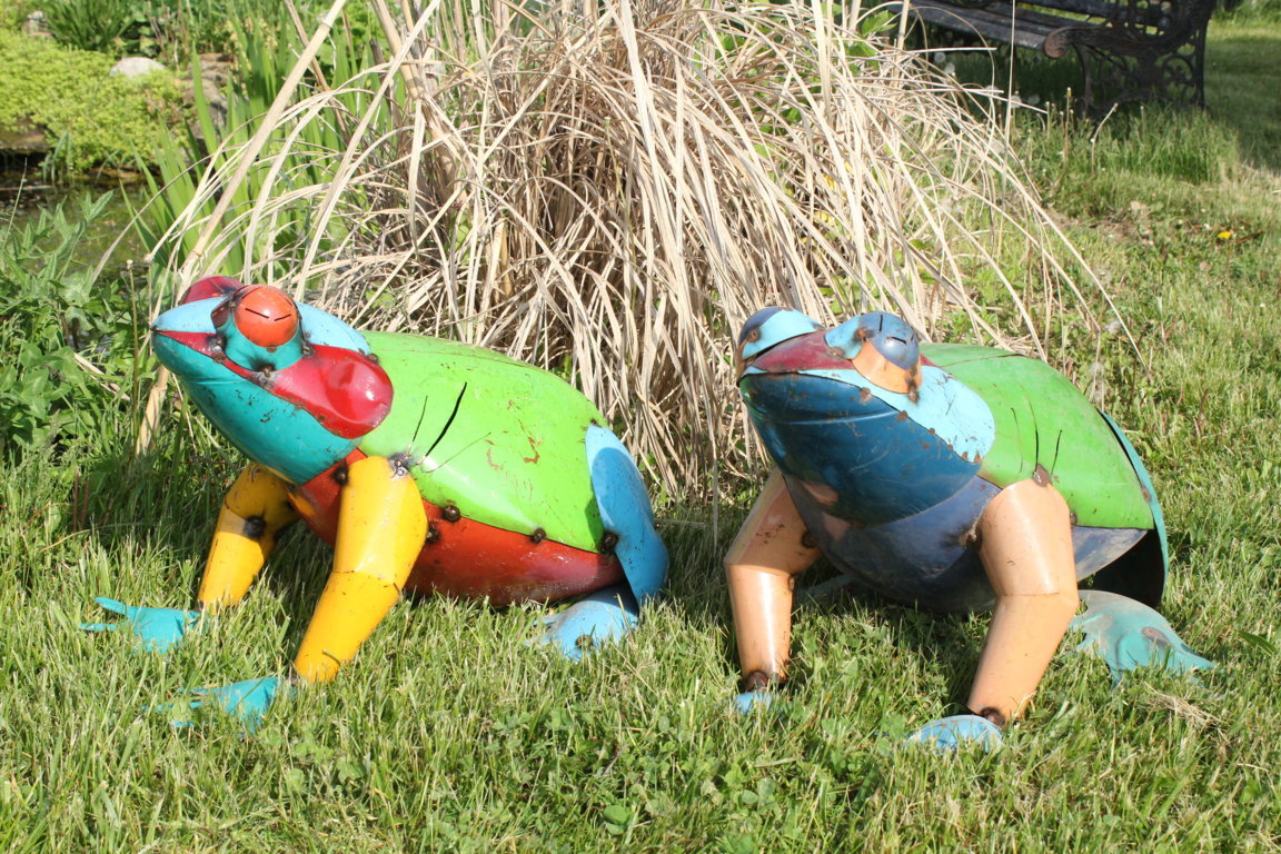 15" Recycled Metal Frog Yard Accents