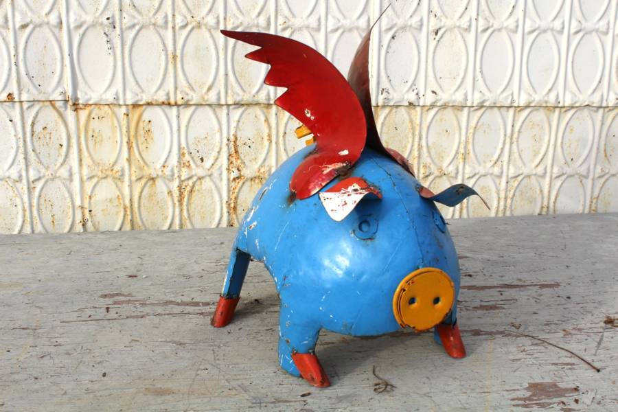 Medium Metal Flying Pig Lawn Decoraton