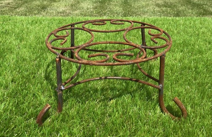 Medium Wrought Iron Plant Stand - Statue Riser