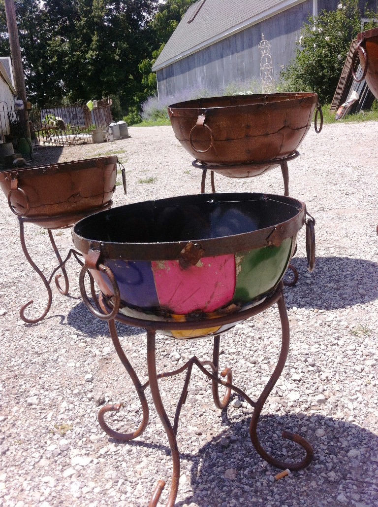 Medium Metal Pot with Stand Decorative Container