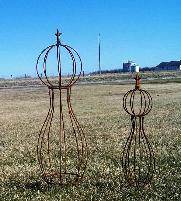 Metal Pumpkin Ball Topiary w/ Finial Top