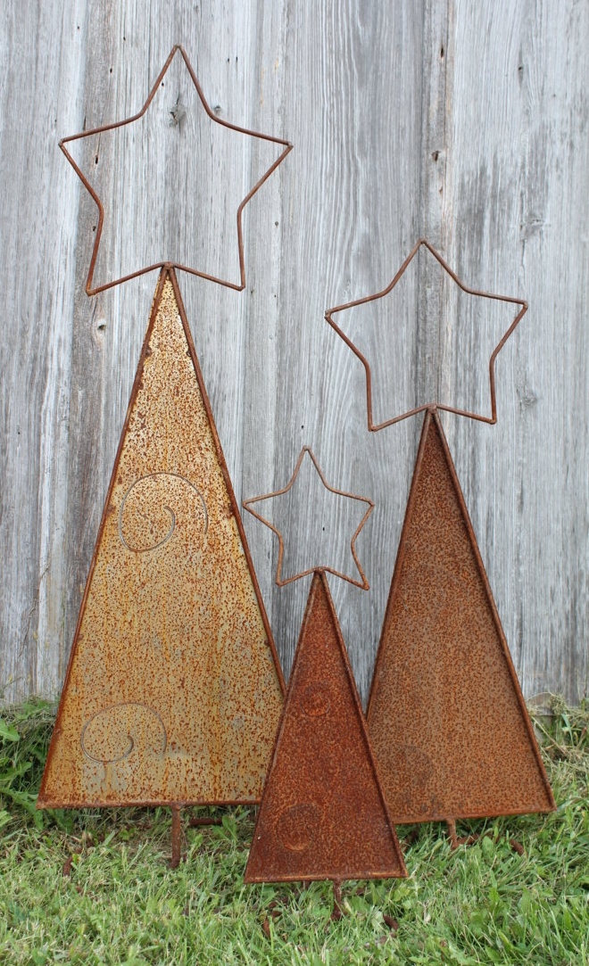 Metal Christmas Trees in 3 Sizes Green and Rusty